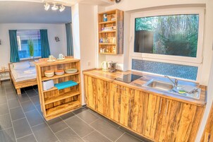 Quarto casal conforto, 1 cama King, para não fumantes, terraço | Cofres nos quartos, quartos à prova de som