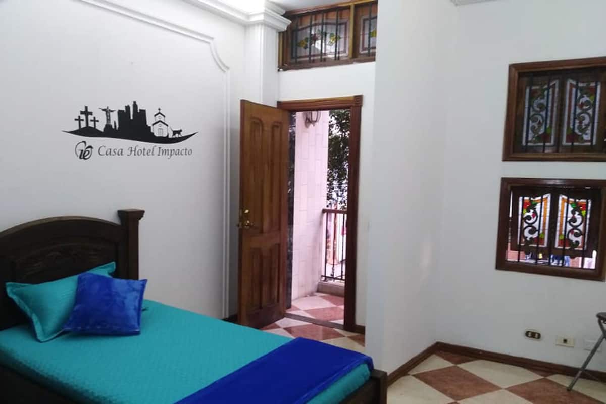 Quarto triplo | Ferros/tábuas de passar roupa, Wi-Fi de cortesia, roupa de cama