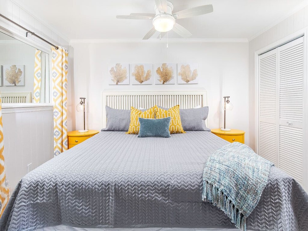 Beach Racquet B302 | Stunning Views Steps To Beach - Tybee Island