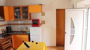 Apartamento (2) | Cozinha privada | Geladeira, fogão, cooktop, lava-louças