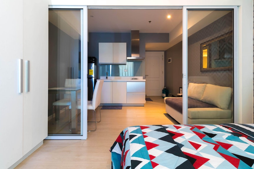 Beach Right At Your Doorstep - Azure Maldives Tower - Parañaque