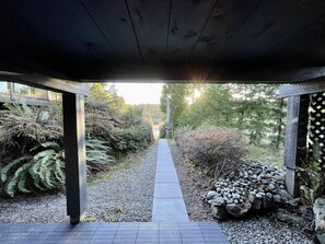 Quarto (Private Oceanfront Room Hot tub & Sea) | Fachada