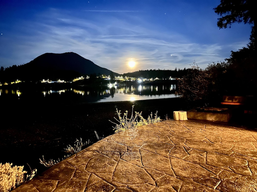 Private Room On Waterfront Property With Hot Tub & Firepit - Sea Esta - Ucluelet