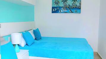 Suíte luxo, terraço, vista para a piscina | Cofres nos quartos, individualmente decorados