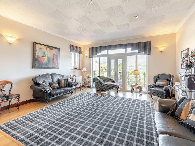 5 Bedroom Accommodation In Powmill, Near Dollar - Gleneagles