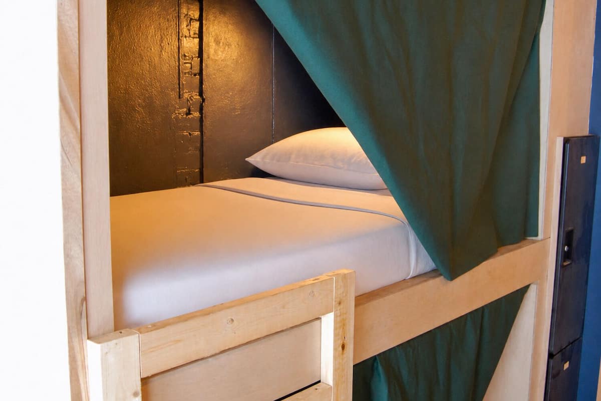 Dormitório compartilhado, 1 cama de solteiro grande | Cortinas blackout, Wi-Fi de cortesia, roupa de cama