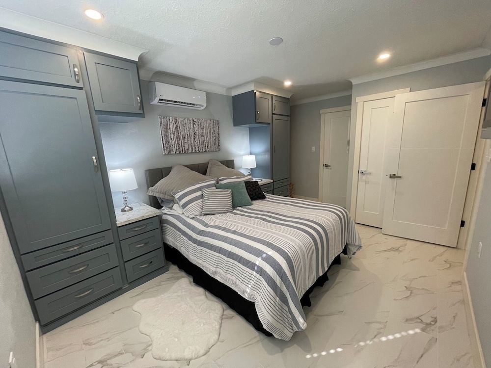 Waterfront Cozy And Comfortable Ground Floor 1 Bedroom Condo Sleep 4 - Conroe, TX