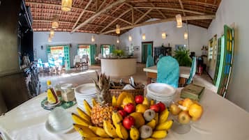 Pequeno-almoço tipo buffet diário incluído