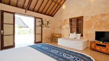 Villa, 2 quartos (Nyaman) | Secretária, Wi-fi grátis