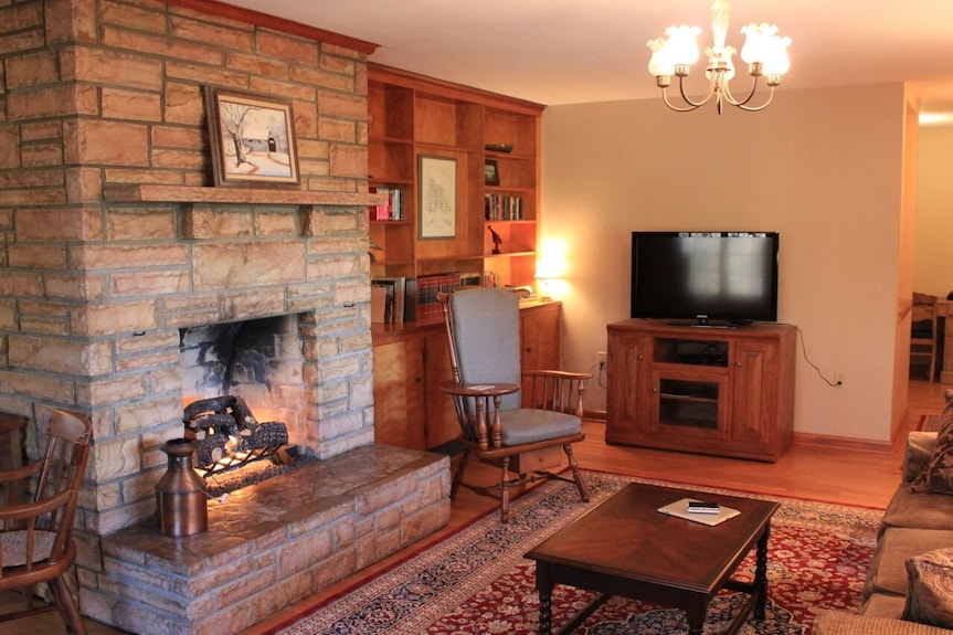 Stone Lodge On 25 Ac., 2 Miles From New River Gorge National Park - Babcock State Park, Clifftop