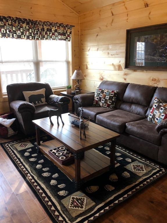 New Cabin, 1 Ml From Parkway & 9 Ml To Gatlinburg - 鴿子谷