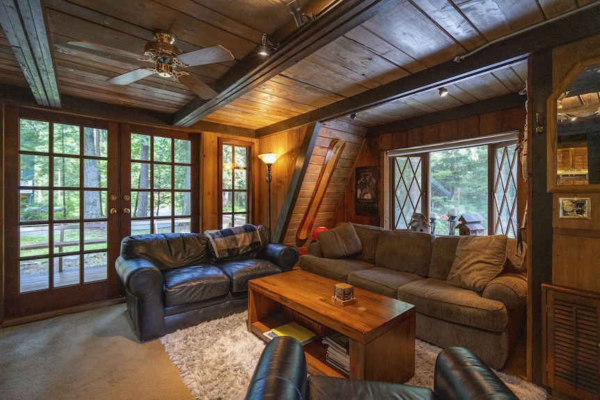 Encantador Chalet De Cedro Con Jacuzzi Privado Y Fogata - Washington