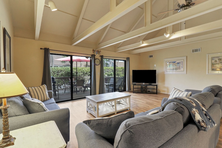 Beach Lover's Retreat End Unit Villa House W Pet-private Beach - Daufuskie Island, SC