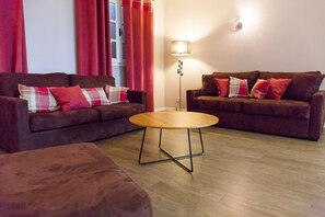 Área de estar no saguão