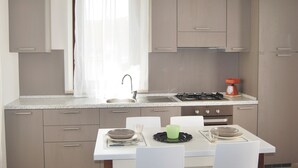 Apartamento, 2 quartos (Conero Residence Trilo 4+2) | Cozinha privada