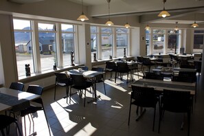 Pequeno-almoço tipo buffet diário incluído