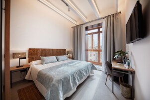 Quarto casal standard | Frigobar, cofres nos quartos, escrivaninha, cortinas blackout