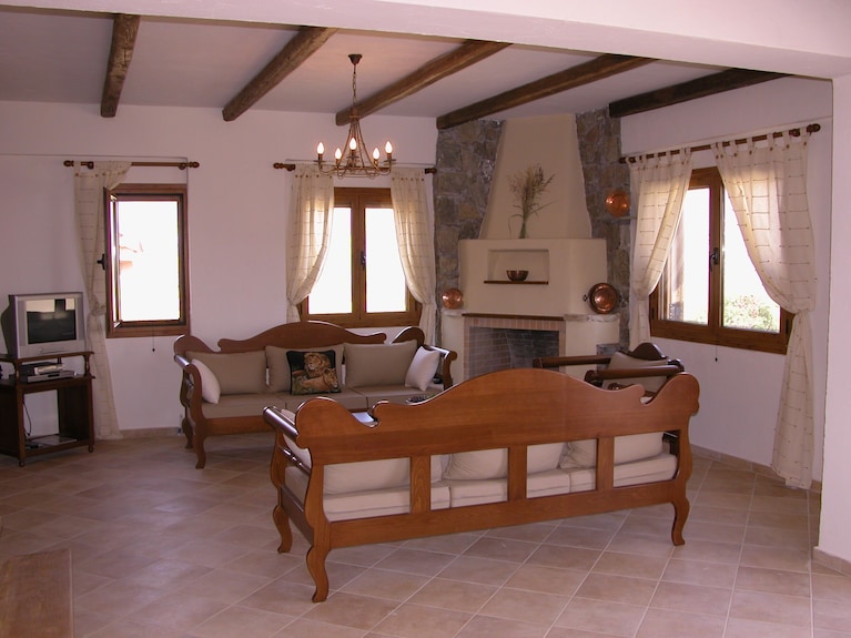 Villa Kalithea, Impresionantes Vistas De Viñedos Y Montañas Con El Mar A Distancia - Heraklion