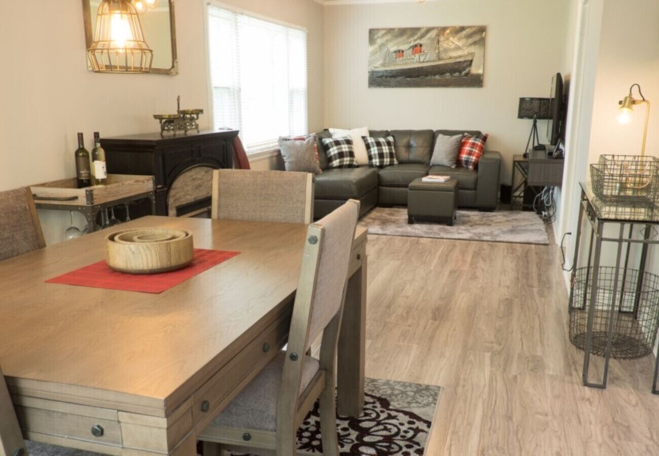 Hullcrest Cottage, Short Stroll To Queen Street - Niagara-on-the-Lake