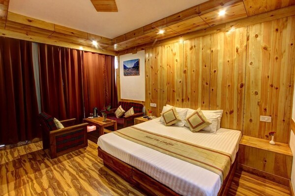 Hotel The Conifer - Manali