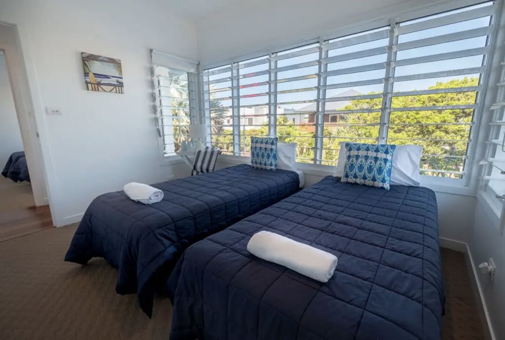 Serenity Beach Retreat - Hamptons Beach Havencasuarina - Sleeps 14 -7 Bedrooms - Tweed Heads