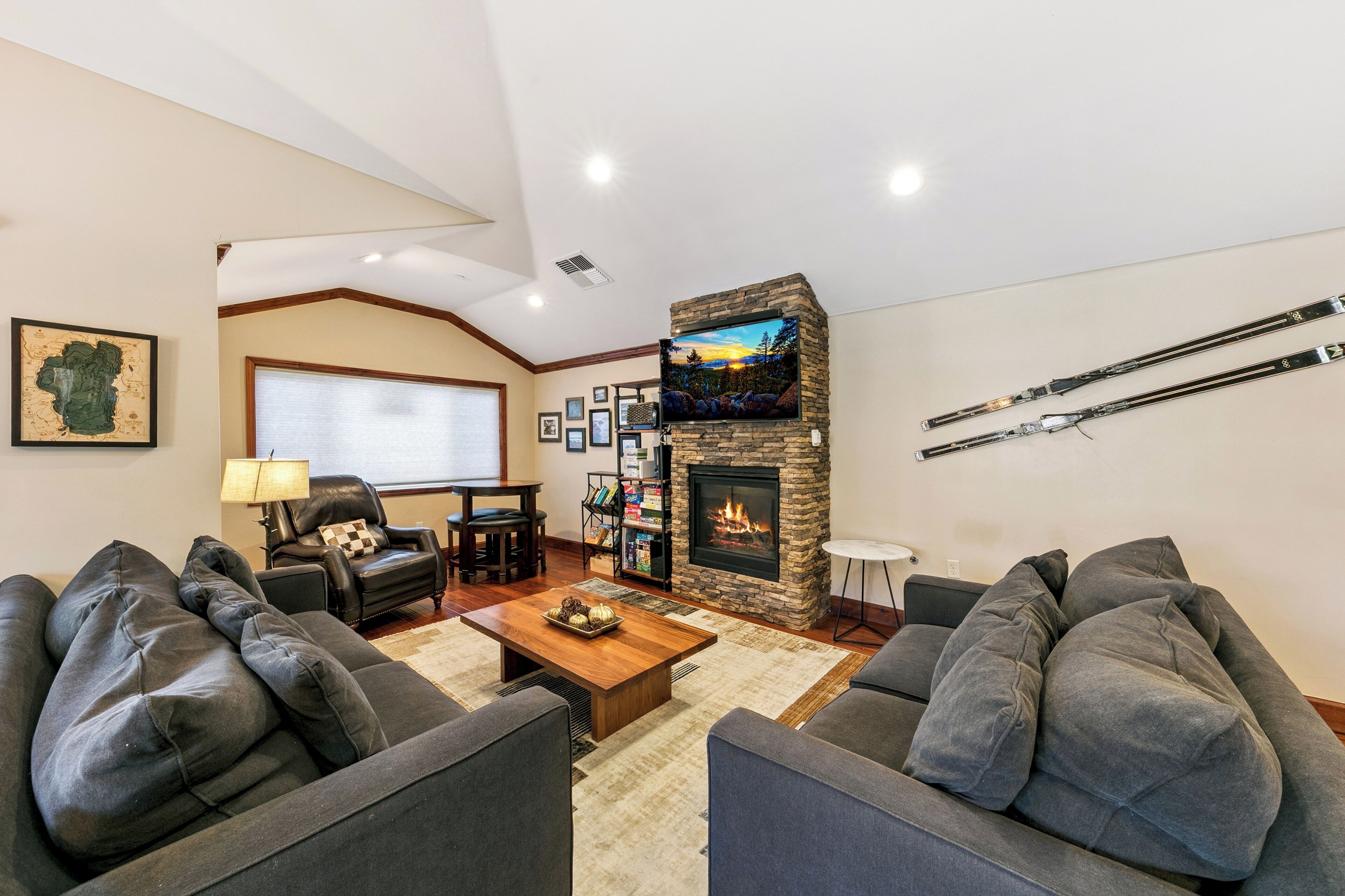 Tahoe Woods #504 - New Condo, Walk To Stateline, Heavenly Gondola, A/c - South Lake Tahoe, CA