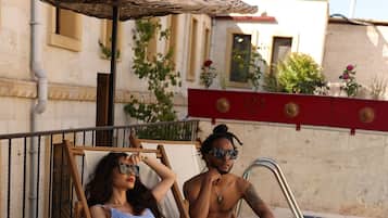 Piscina exterior sazonal