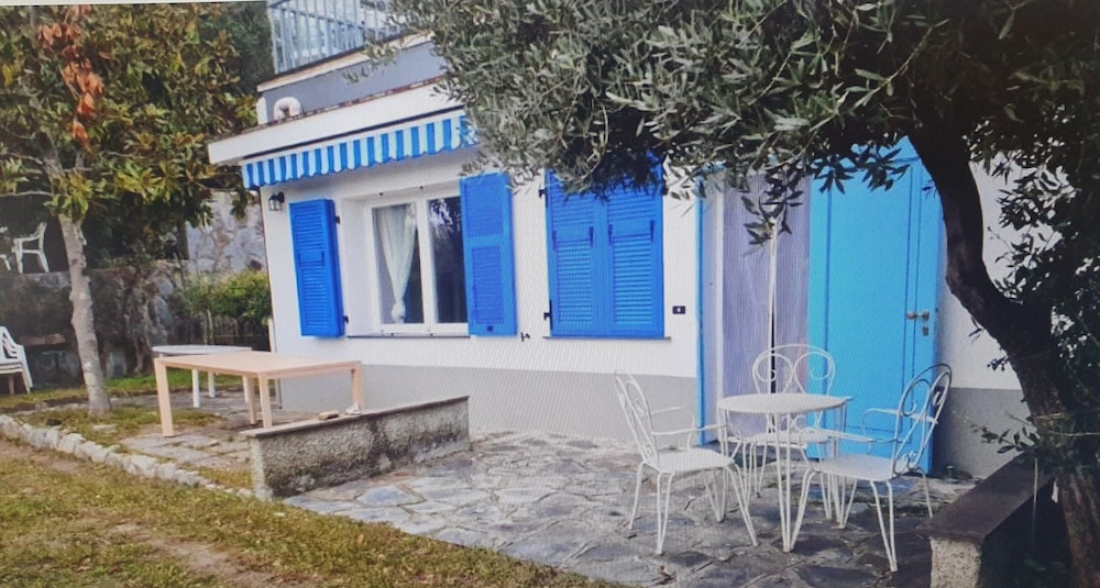 White & Blue House - Ligurie