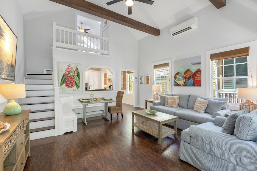 Conch Heaven ~ Stylish 2b/2ba, Sleeps 6 In Old Town W/ Heated Cocktail Pool! - Key West, FL