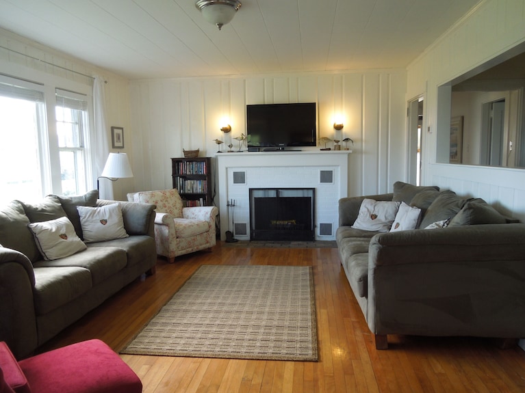 Ocean View House W 2 Bedrooms, 2 Bathrooms, Living Room,fireplace, Kitchen,patio - Rhode Island