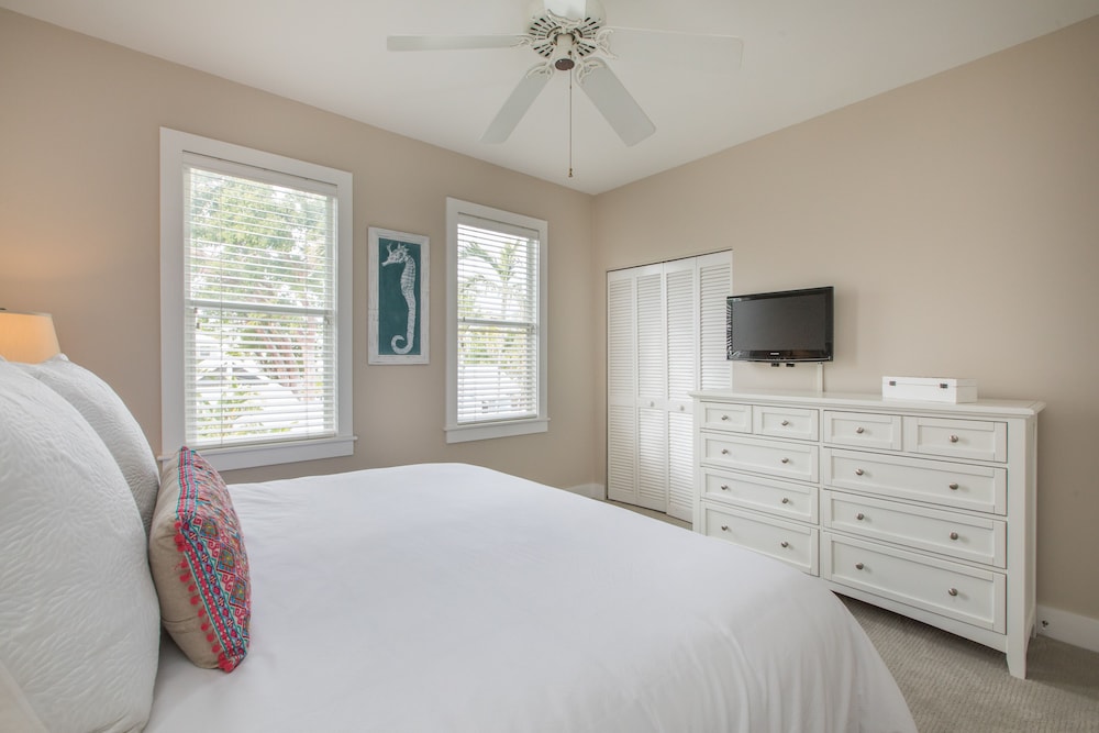 Mango Margarita~ 2 Bedroom/2.5 Bath, Heated Private Pool, And Close To Duval! - Key West