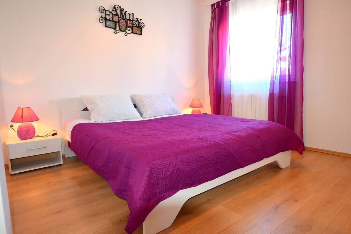 Apartamento, 2 quartos (492- 3) | 1 quarto, secretária, berços/camas para crianças grátis, Wi-fi grátis