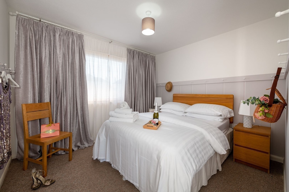 Bay View - A Two Bed, Pet-friendly Holiday Apartment In Rhosneigr - Gwynedd