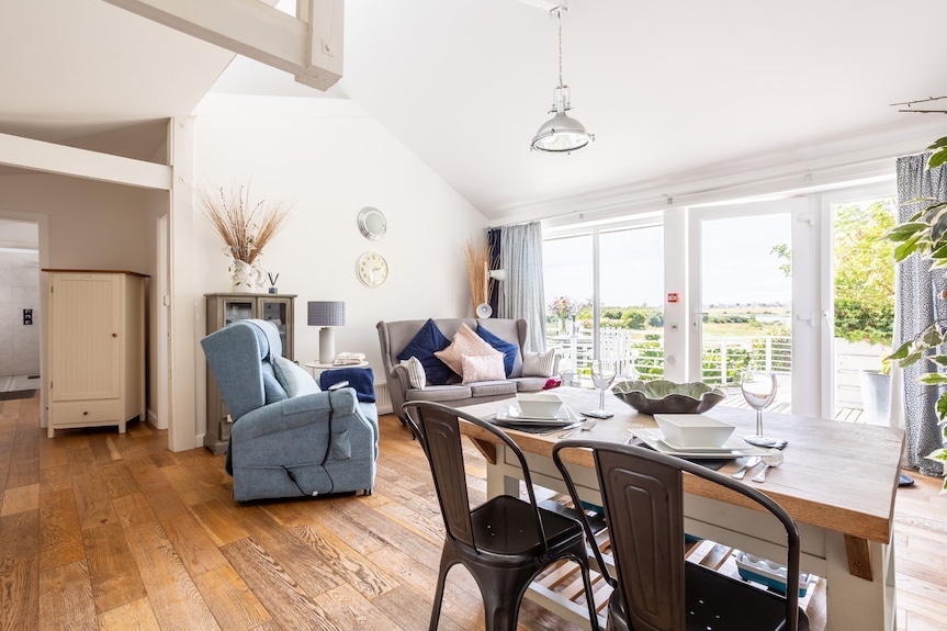 Owain's Lake View - 1ベッドルームに3名で宿泊可能なペットフレンドリー - アングルシー島