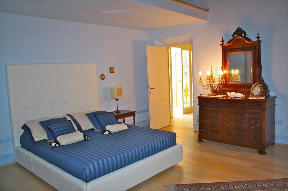 Villa Fiesolana - Twelve Bedroom Villa, Sleeps 34 - Tuscany