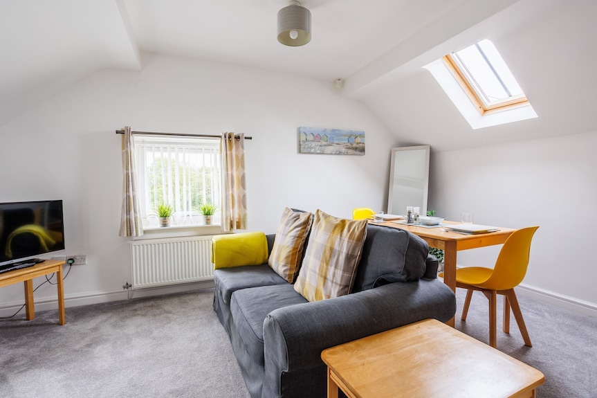 Ty Mabon: 1bed First-floor Apartment In Aberffraw | Managed By Anglesey Holiday Lettings - Anglesey