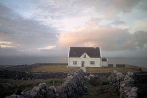 Very quiet, secluded location, spectacular sea view - Inishmore | Vrbo