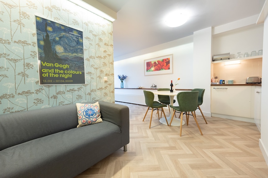 Spacious 4p Canal Apartment In Perfect Location - 잔담