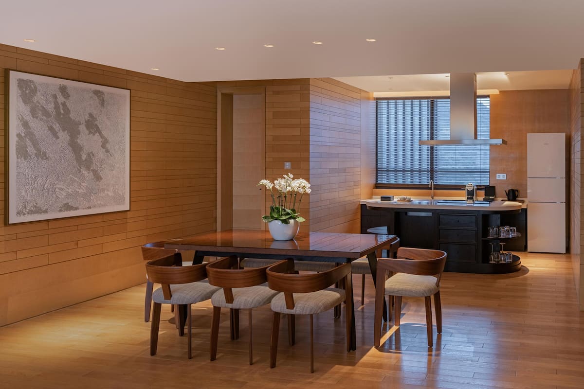 Suíte presidencial, 2 quartos | Área de estar | TV