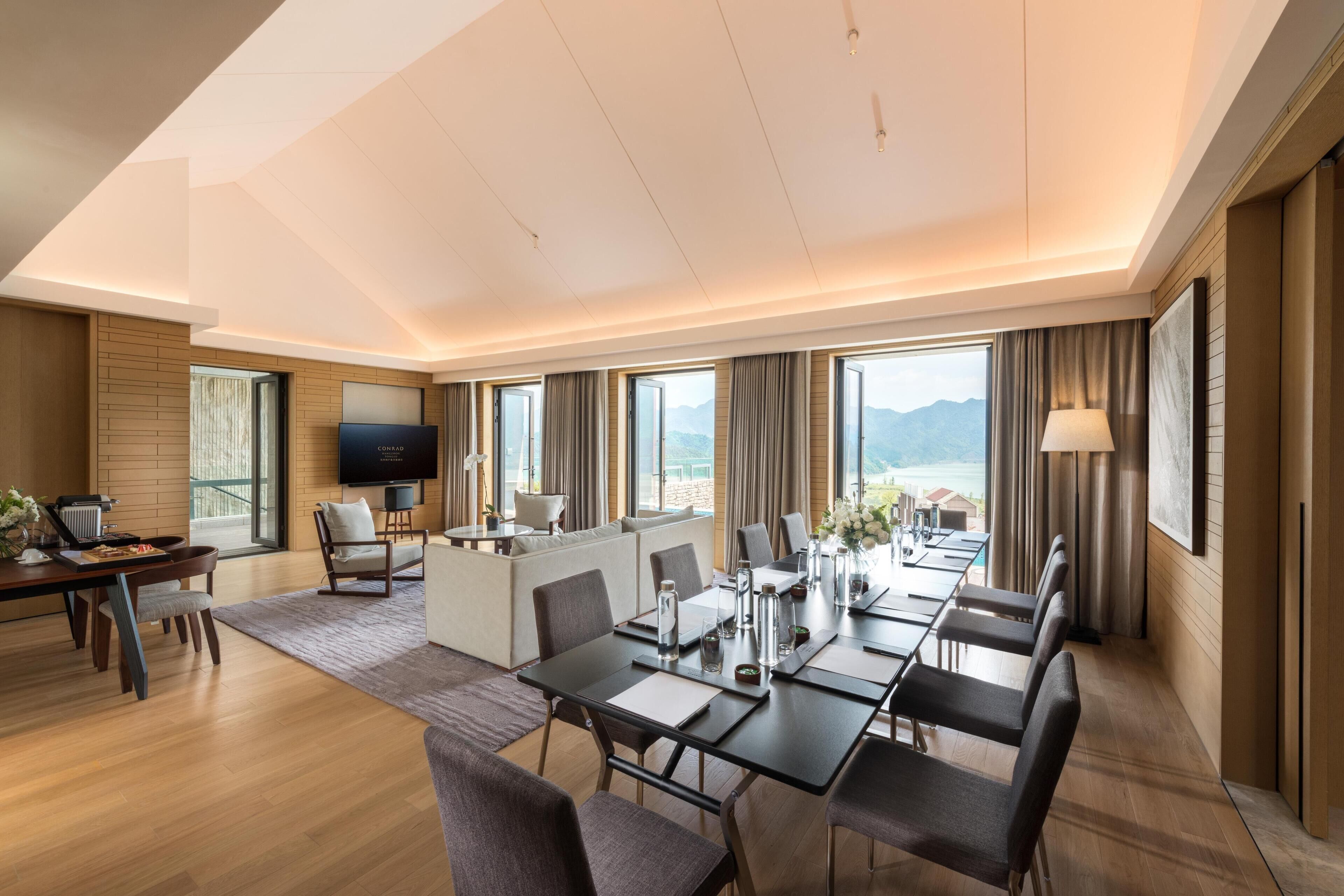 Vila, 3 quartos (Duplex) | Área de estar | TV