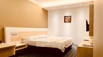 Quarto casal standard (Punai) | 4 quartos, escrivaninha, Wi-Fi de cortesia, roupa de cama