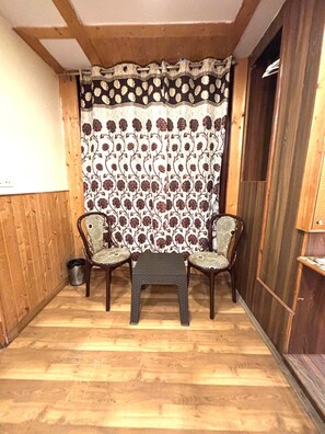 Quarto Familiar | Sala de estar | Televisor LED de 32 polegadas com canais via satélite, televisor