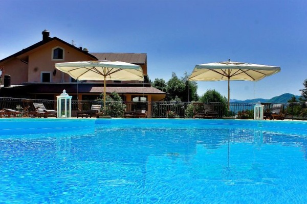 Piscina exterior sazonal