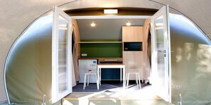 Tenda Comfort, 2 quartos, casa de banho partilhada (Coco Sweet Tent) | Cofre no quarto, secretária