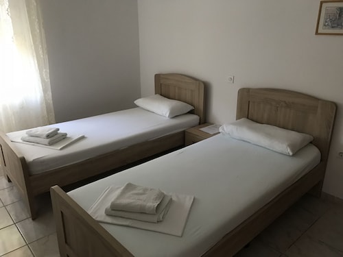 Crnkovic Apartmani A2 - Novalja