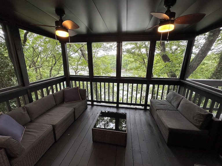 Unique Lake Lanier Cottage ~ On Super Deep Water Near North Ga Mountains!! - Lake Lanier, GA