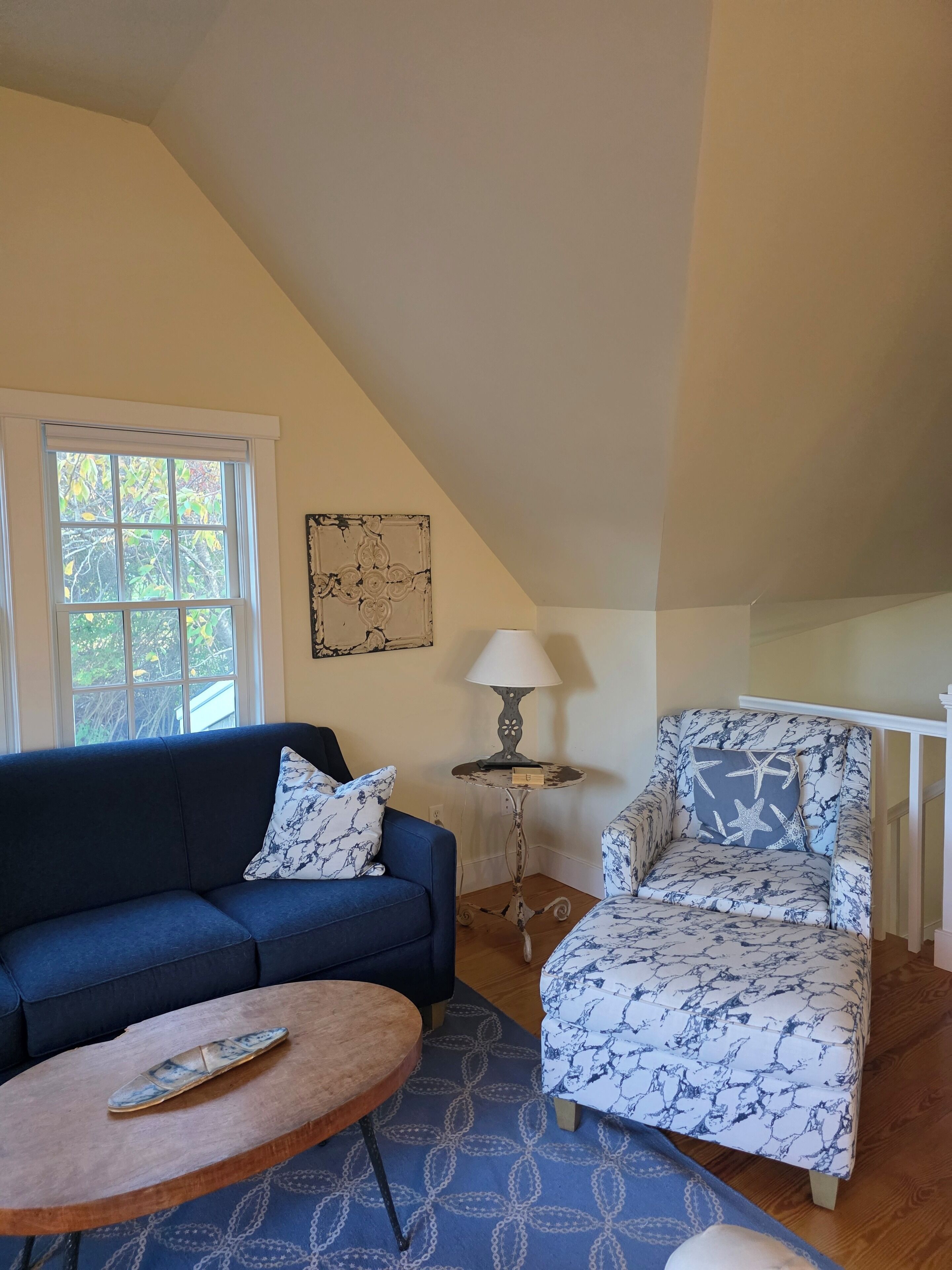 Stunning Family Home -Walk To Town- 2br 1.5 Bath. Private And Quiet. Great Loc. - Nantucket, MA