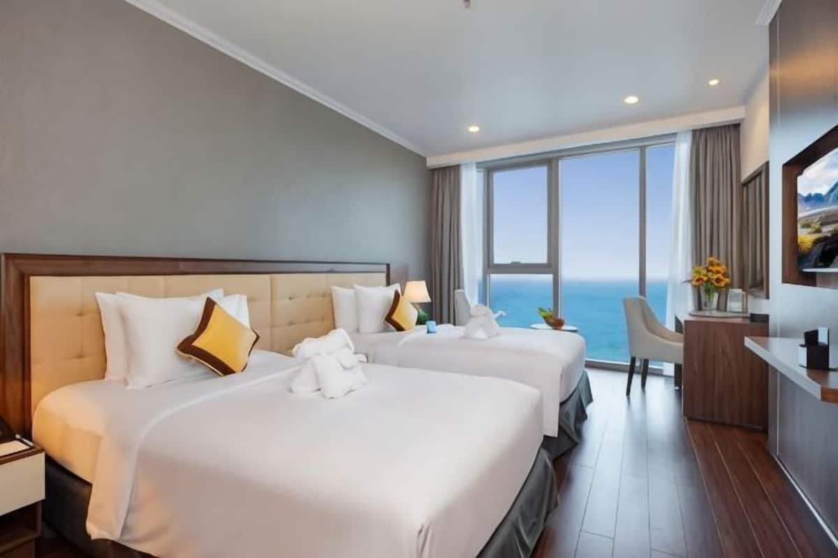 Minibar, cofre no quarto, quartos insonorizados, ferro/tábua de engomar