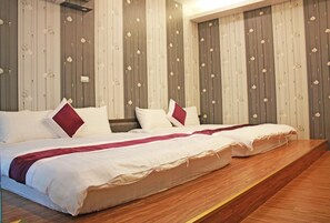 Cortinas blackout, quartos à prova de som, Wi-Fi de cortesia