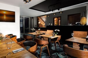 Pequenos-almoços, almoços, jantares servidos, cozinha polaca 